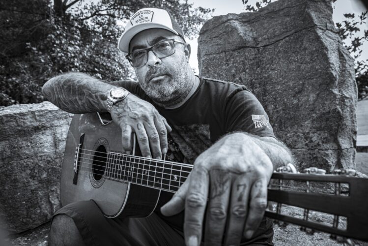 Aaron Lewis in Concert: Acoustic Tour Makes Stop in Wheeling Saturday ...
